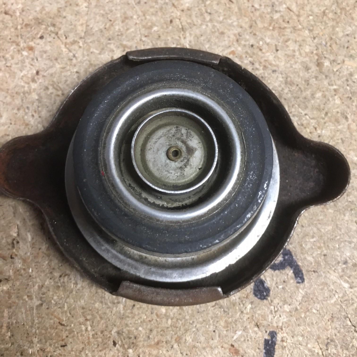 ORIGINAL JAGUAR (AC) RADIATOR CAP 15LBS