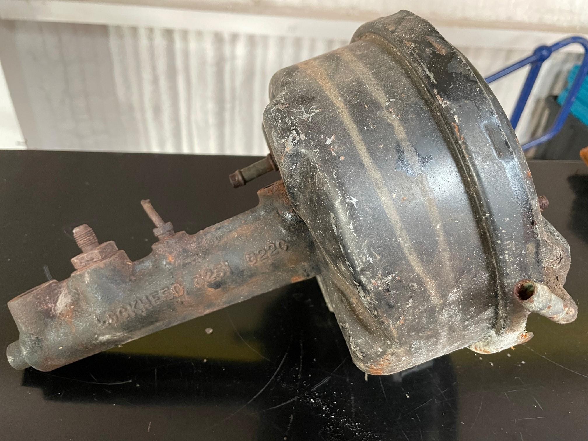 C26024 ORIGINAL LOCKHEED E-TYPE S1 & S2 4.2 BRAKE SERVO ASSEMBLY (1)