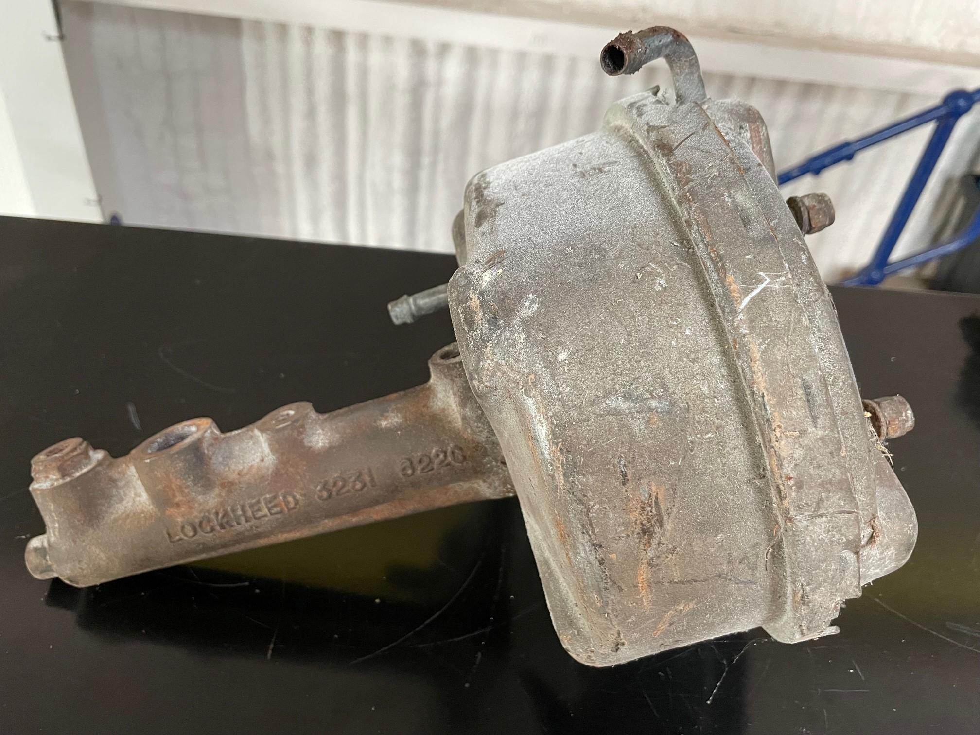 C26024 ORIGINAL LOCKHEED E-TYPE S1 & S2 4.2 BRAKE SERVO ASSEMBLY (2)