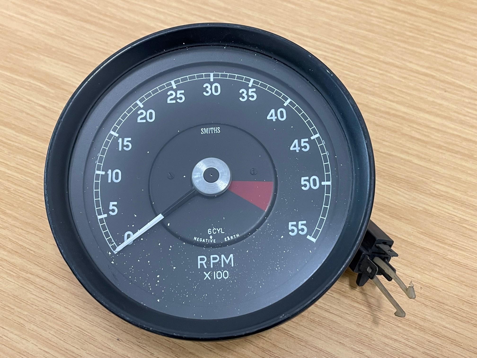ORIGINAL SMITHS RVI 4611/04 JAGUAR XJ6 5500 RPM REV COUNTER