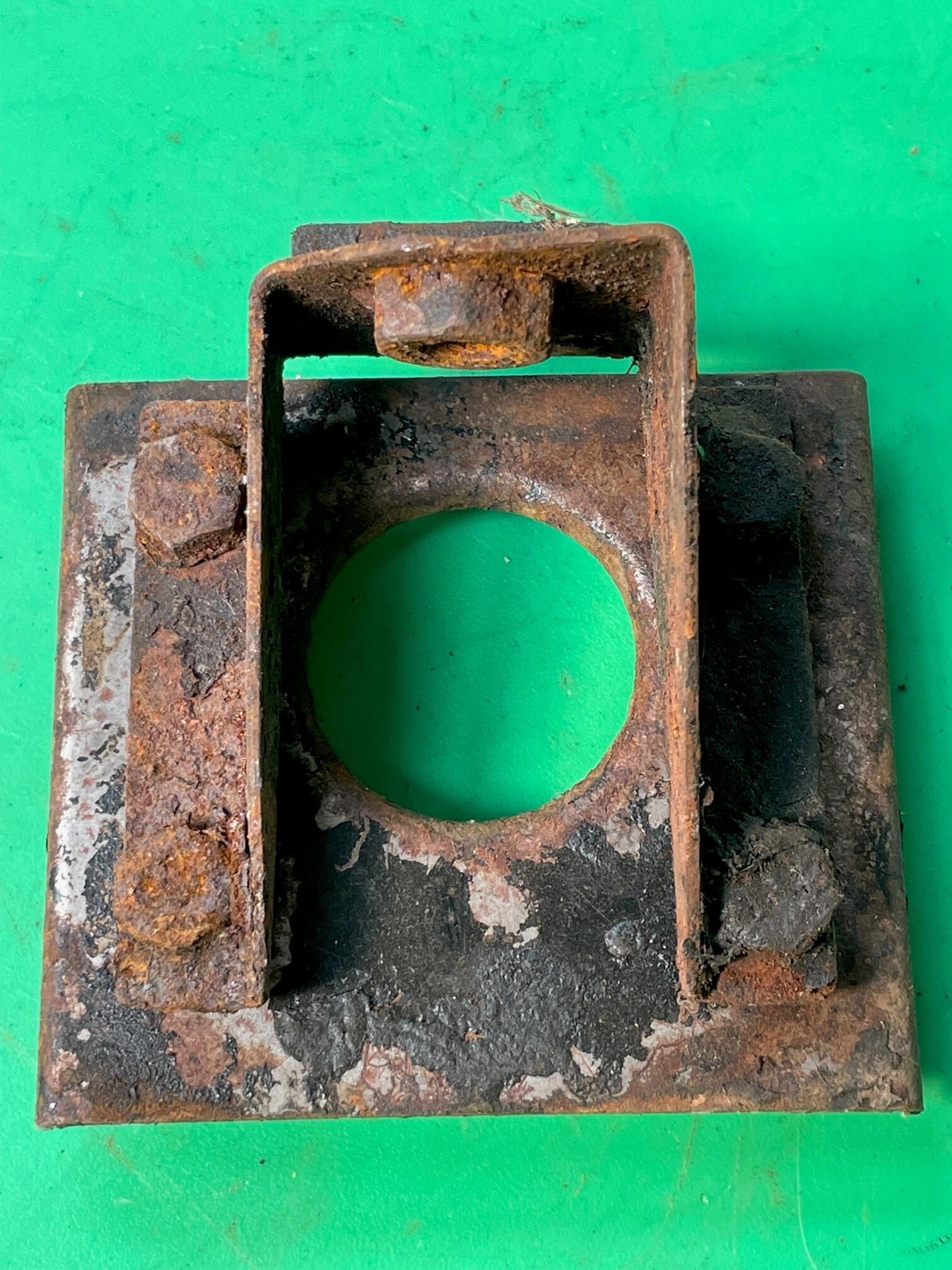 ORIGINAL E-TYPE FUEL TANK MOUNTING BRACKET & REINFORCEMENT BRACKET ...