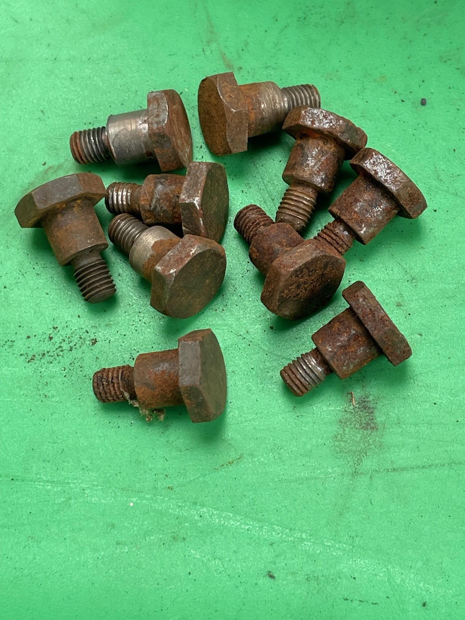 ORIGINAL PAIR OF JAGUAR CENTRE DASH PIVOT SCREW C16258