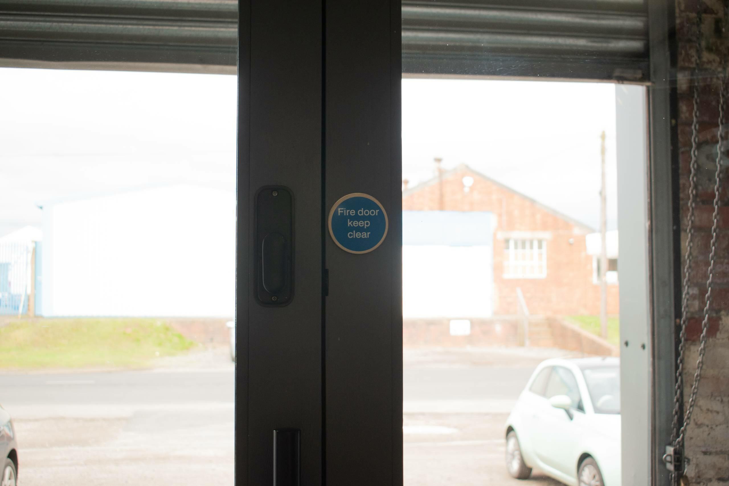 Atlantic Fire Door Keep Shut Disc Sign 75mm 3m Adhesive