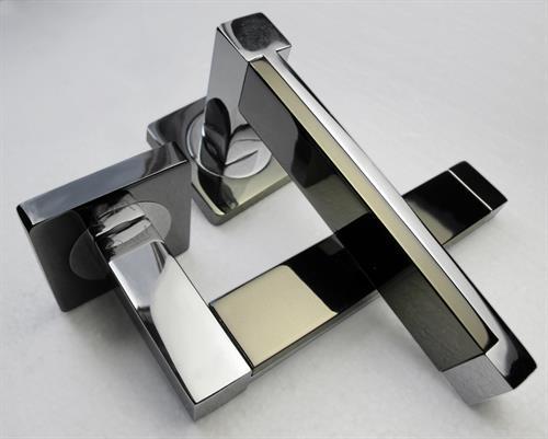 Darcel Elaina Lever Handle On Square Rose, Black Nickel / Polished Chrome