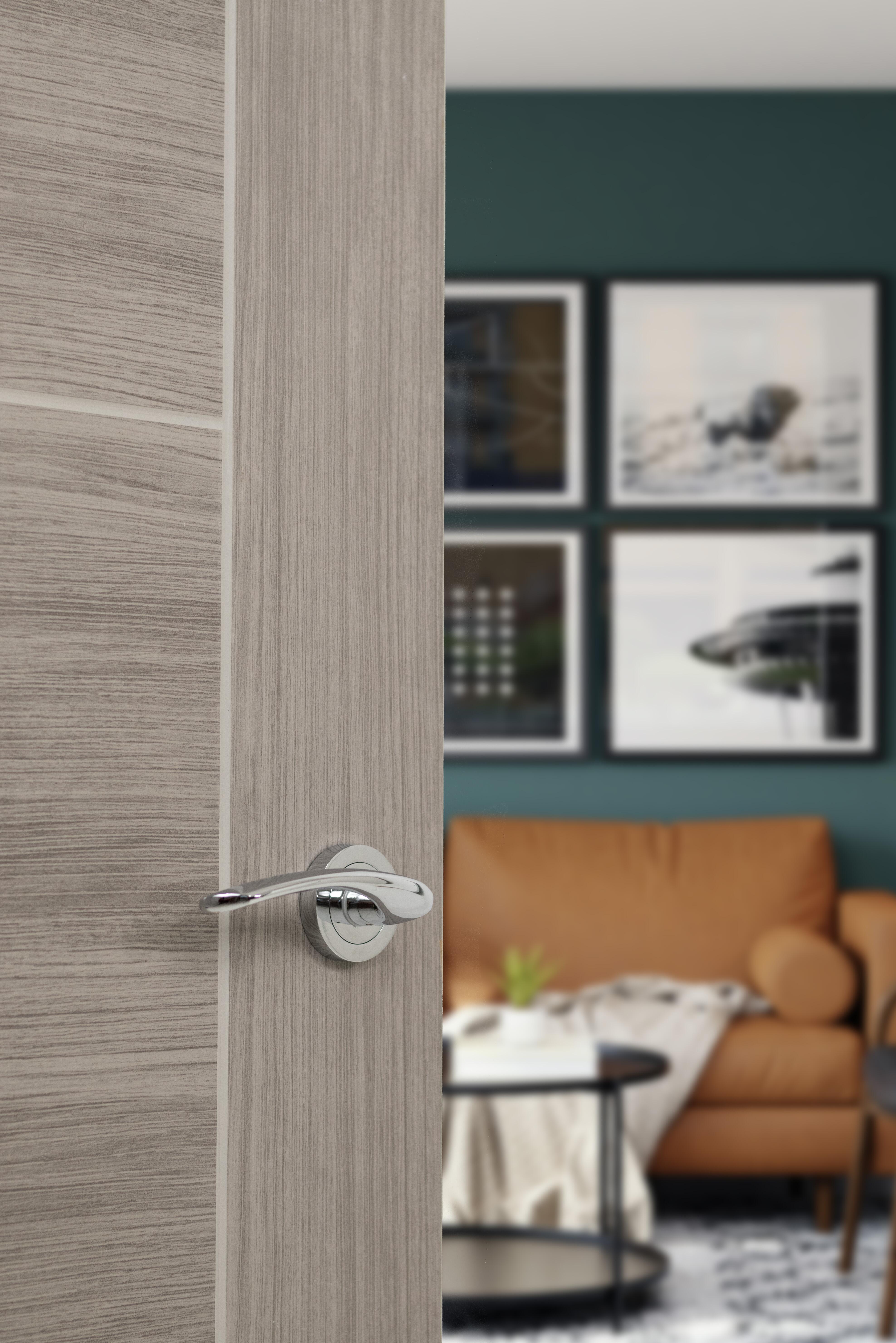 Status Arizona Lever Door Handle On Round Rose