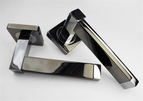 Darcel Elaina Lever Handle On Square Rose, Black Nickel / Polished Chrome