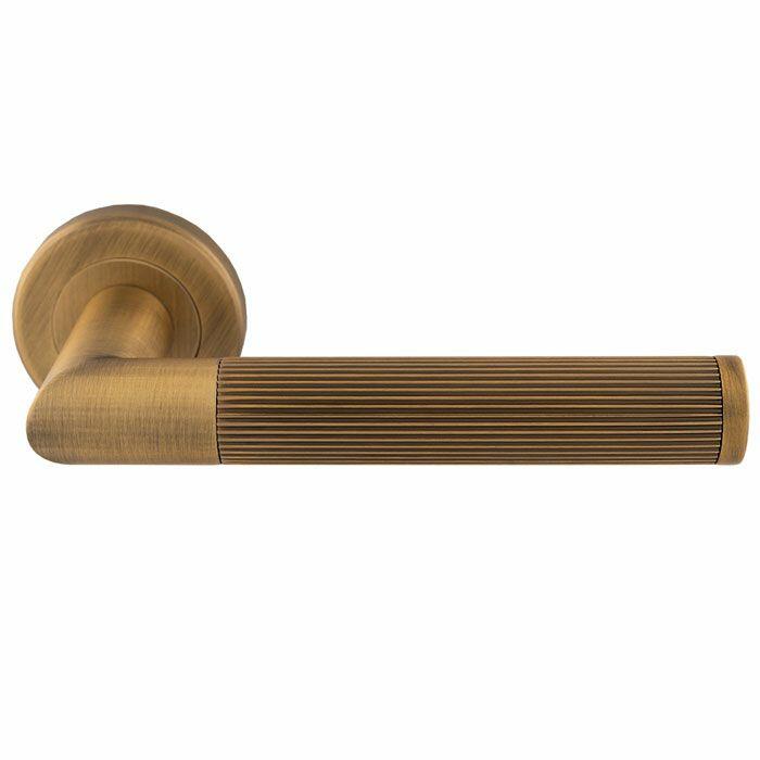 Trend Lines Lever Handle On Concealed Fix Round Rose