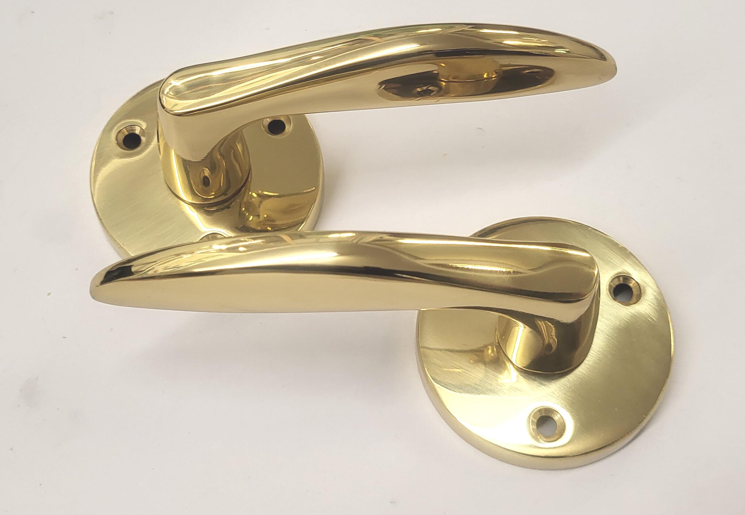 Door Lever Furniture Set- Victorian M Series - Lever On Round Rose ...