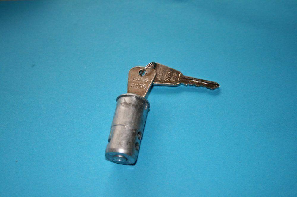 TRIUMPH BSA NORTON T120 T140 T160 A50 A65 COMMANDO STEERING LOCK 82-6738