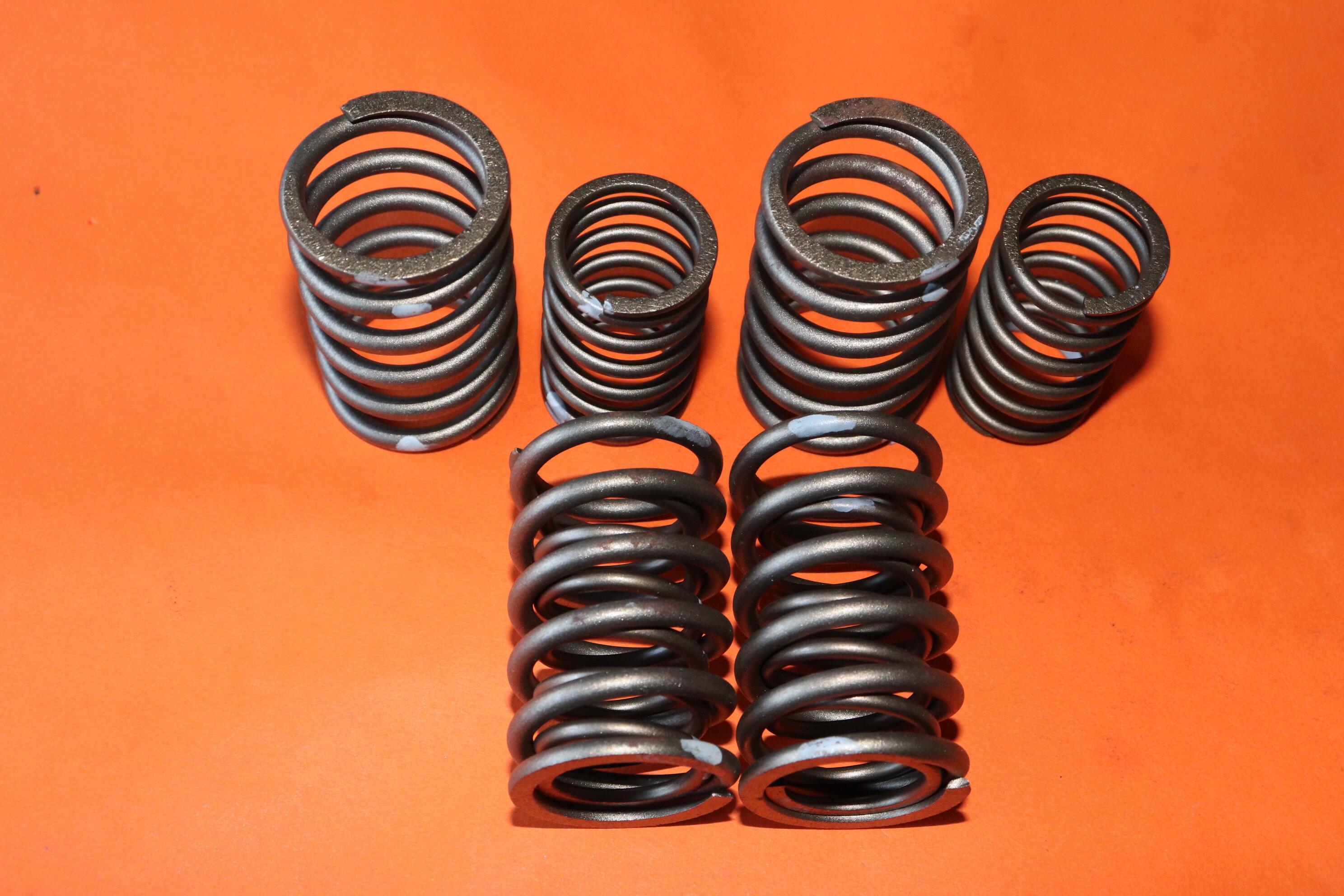 E3001 E3002 CP102 TRIUMPH T120 TR6 ALLOY HEAD VALVE SPRINGS 1959-65 UK MADE
