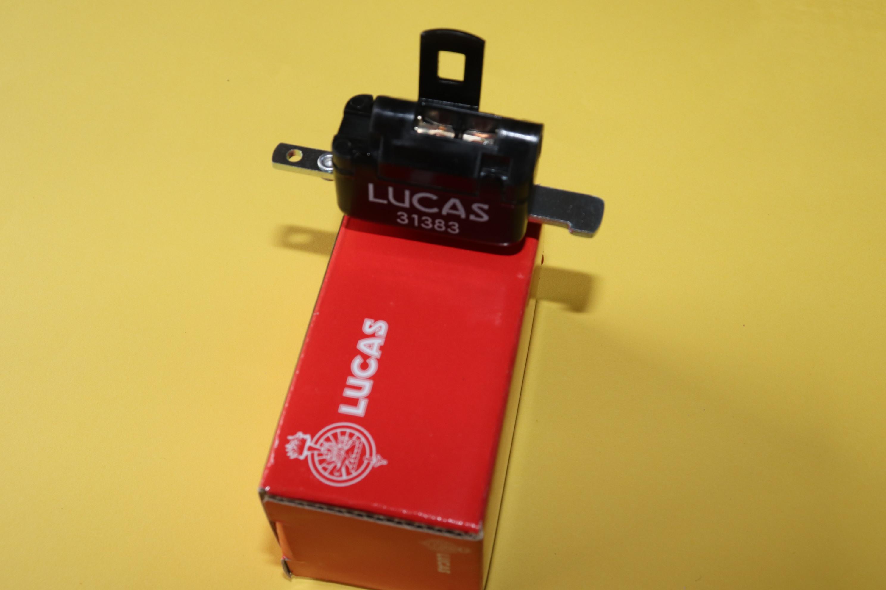 TRIUMPH PRE UNIT 3TA 5TA LUCAS BRAKE LIGHT SWITCH NORTON 88 99 LU31383