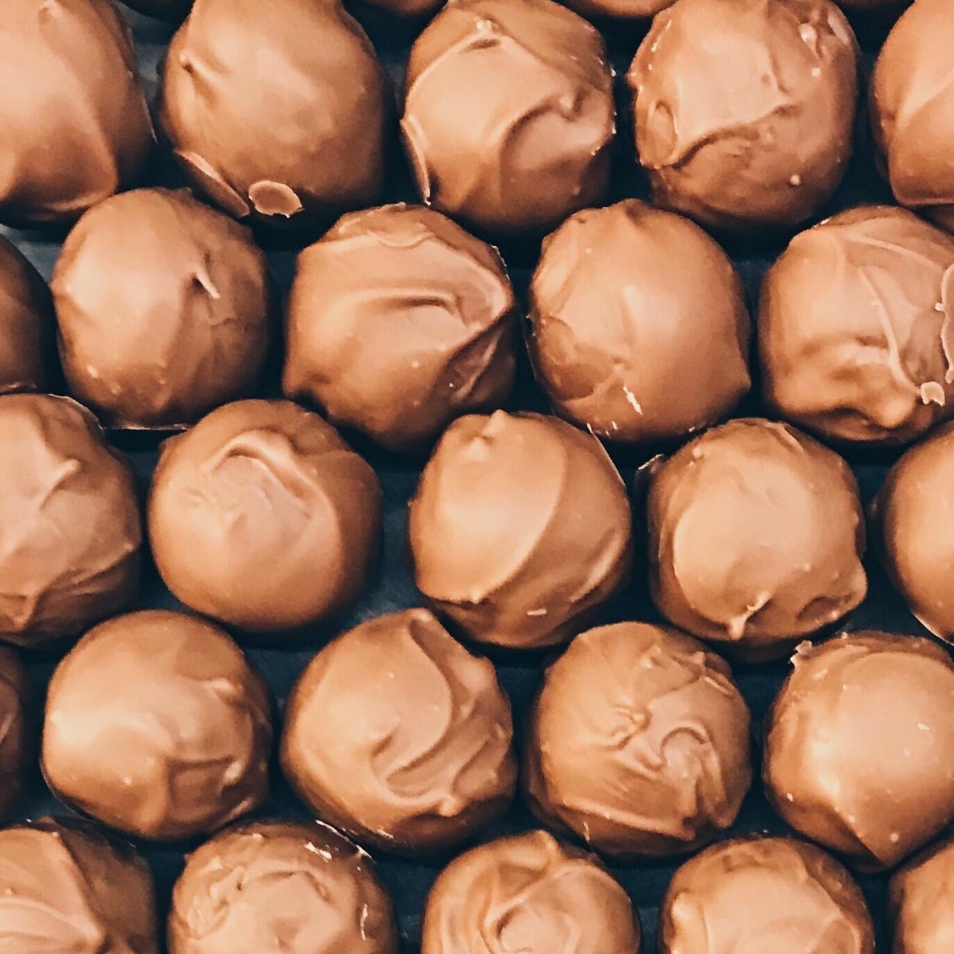 What’s the Difference Between a Bonbon and a Truffle? | Sugarspice