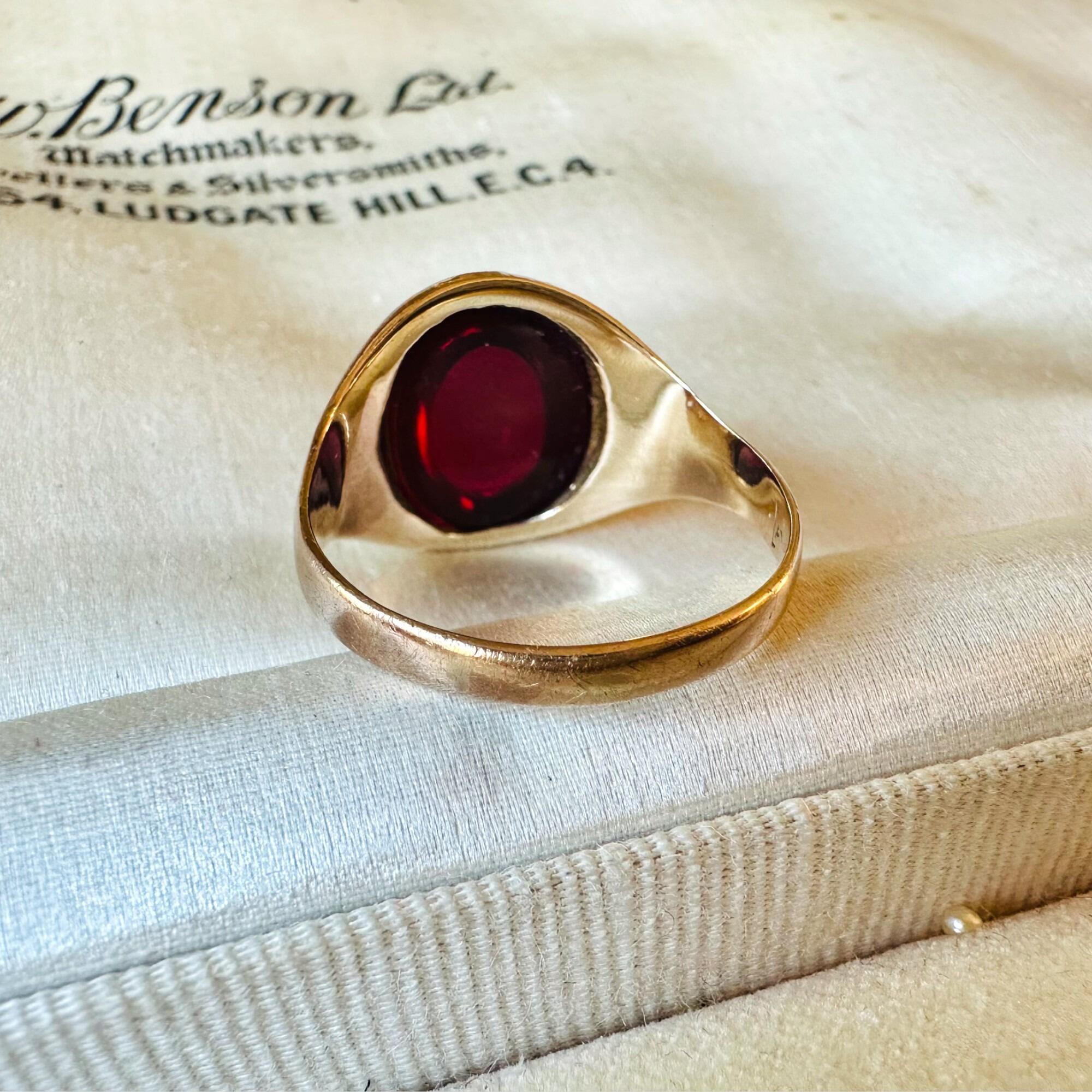 Art Deco 9k Gold Signet Ring with Garnet - Timeless Elegance