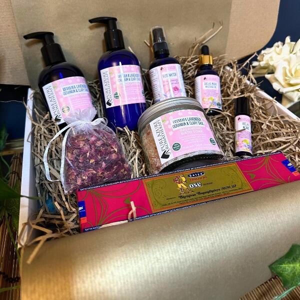 Luxurious Geranium & Rose Gift Set - Aromatherapy Hamper