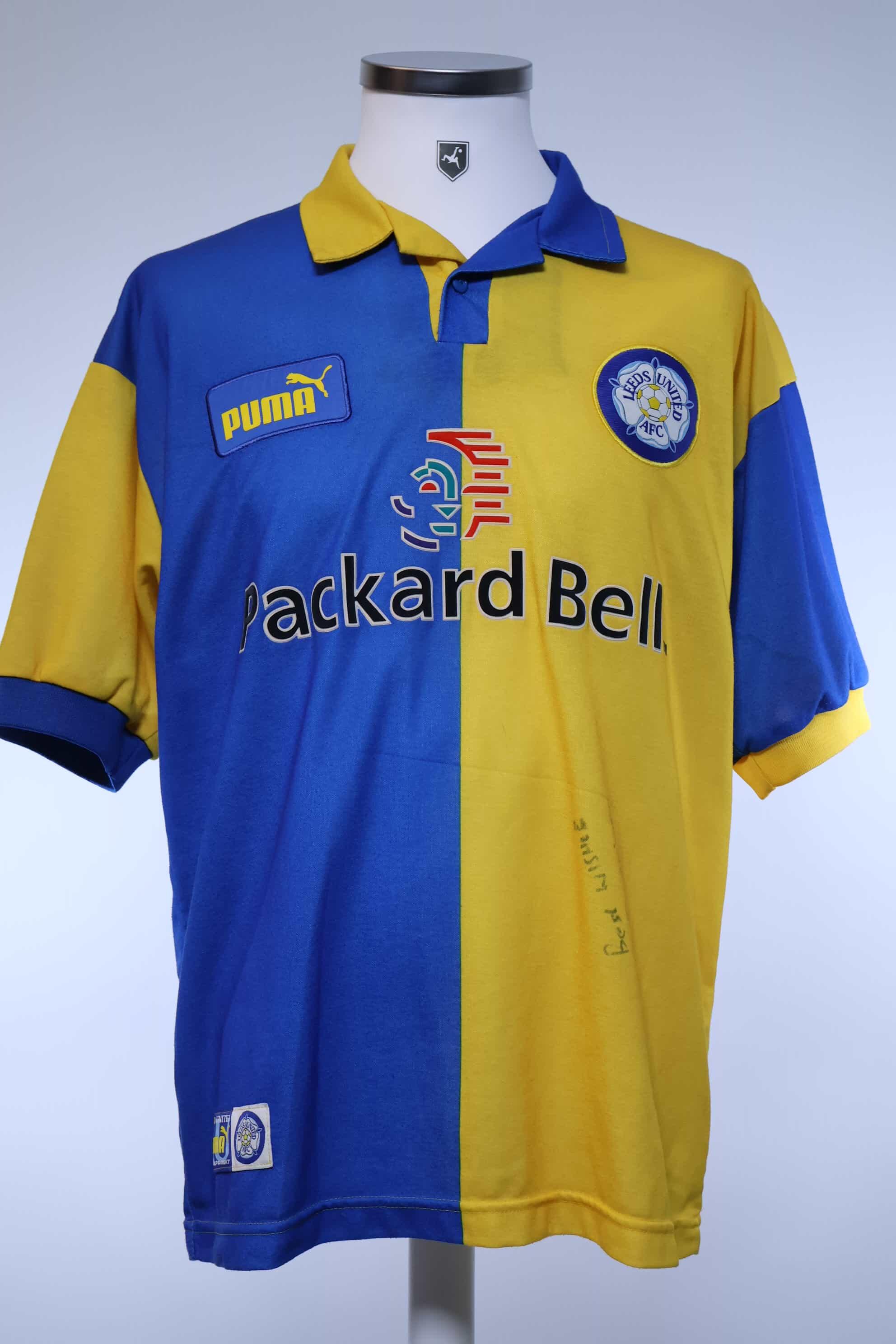 Leeds United Radebe #5 1997/98 Away Shirt - M