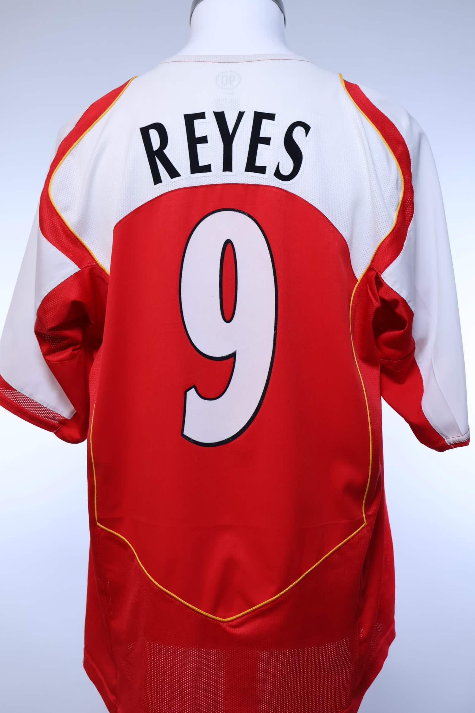Arsenal Reyes #9 2004/05 Home Shirt - XL
