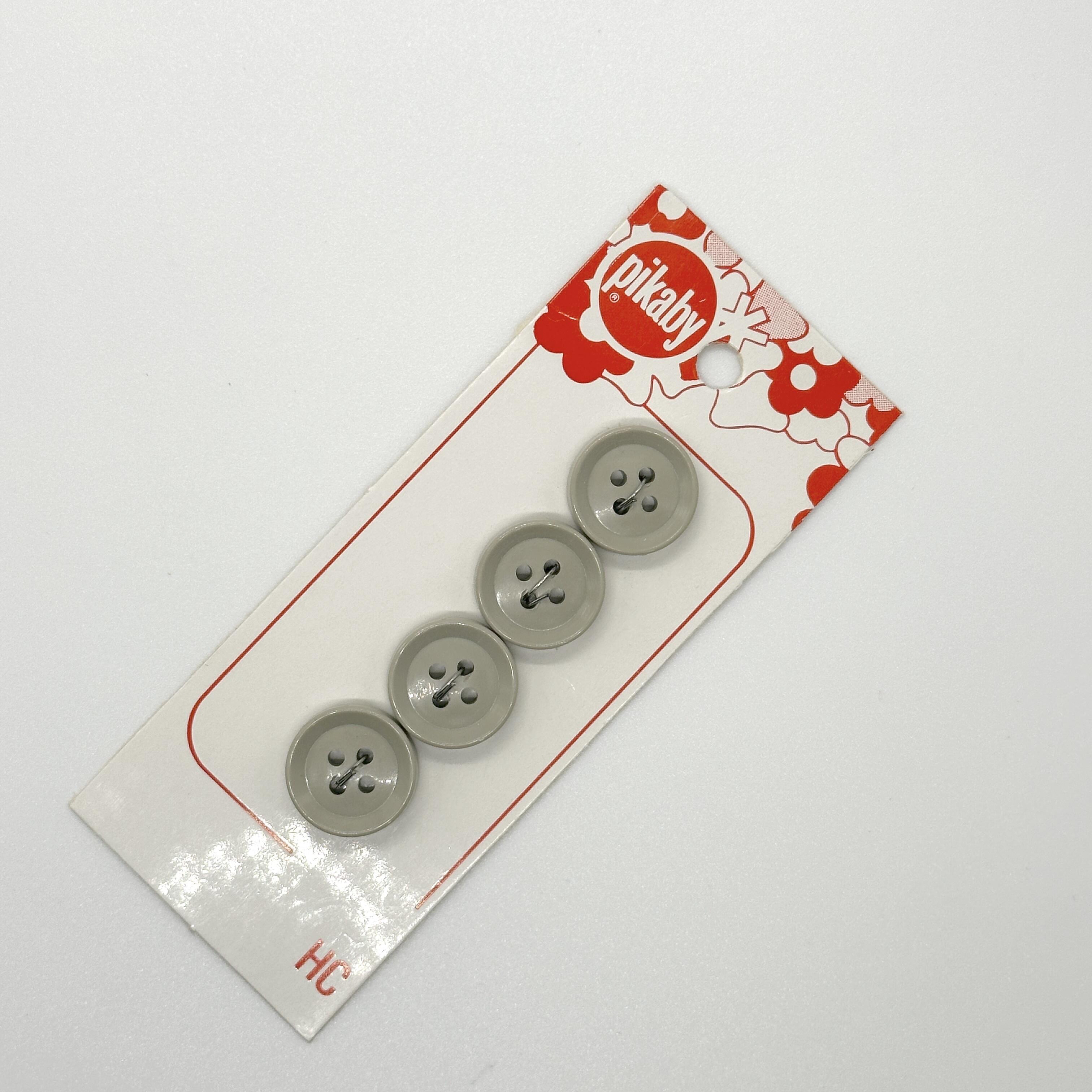 Buttons, Four holed - Plastic - Vintage Pikaby English Buttons