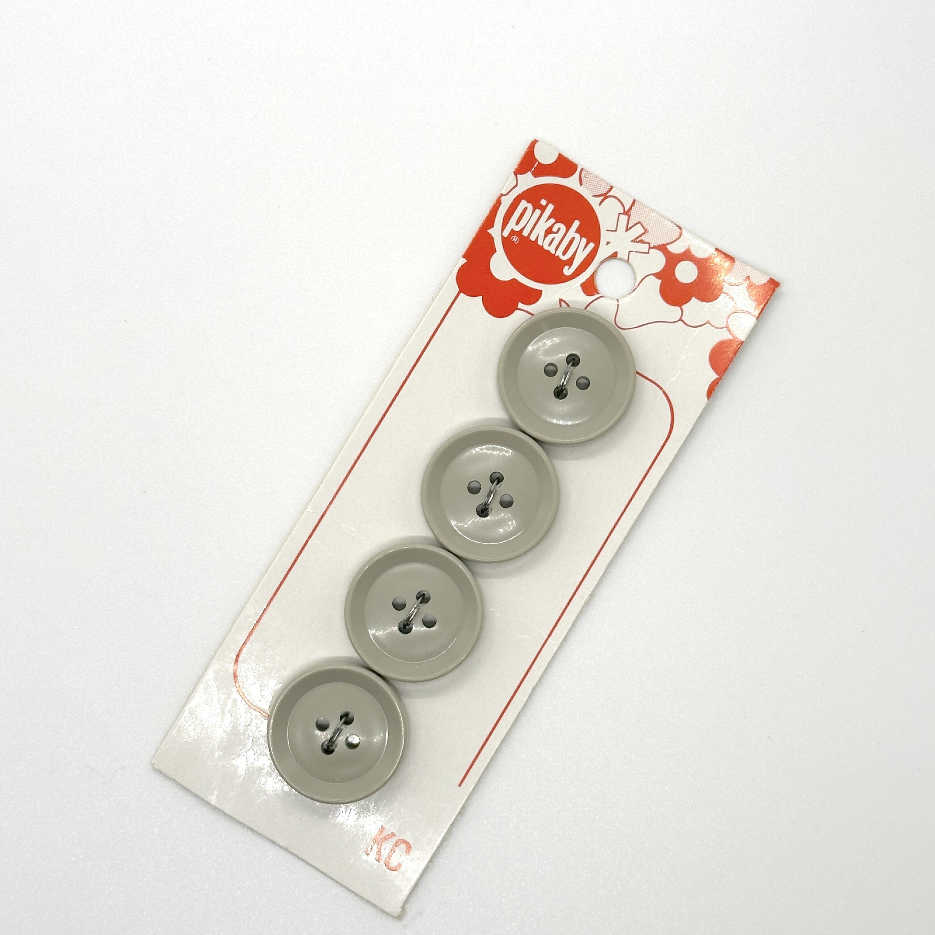 Buttons, Four holed - Plastic - Vintage Pikaby English Buttons