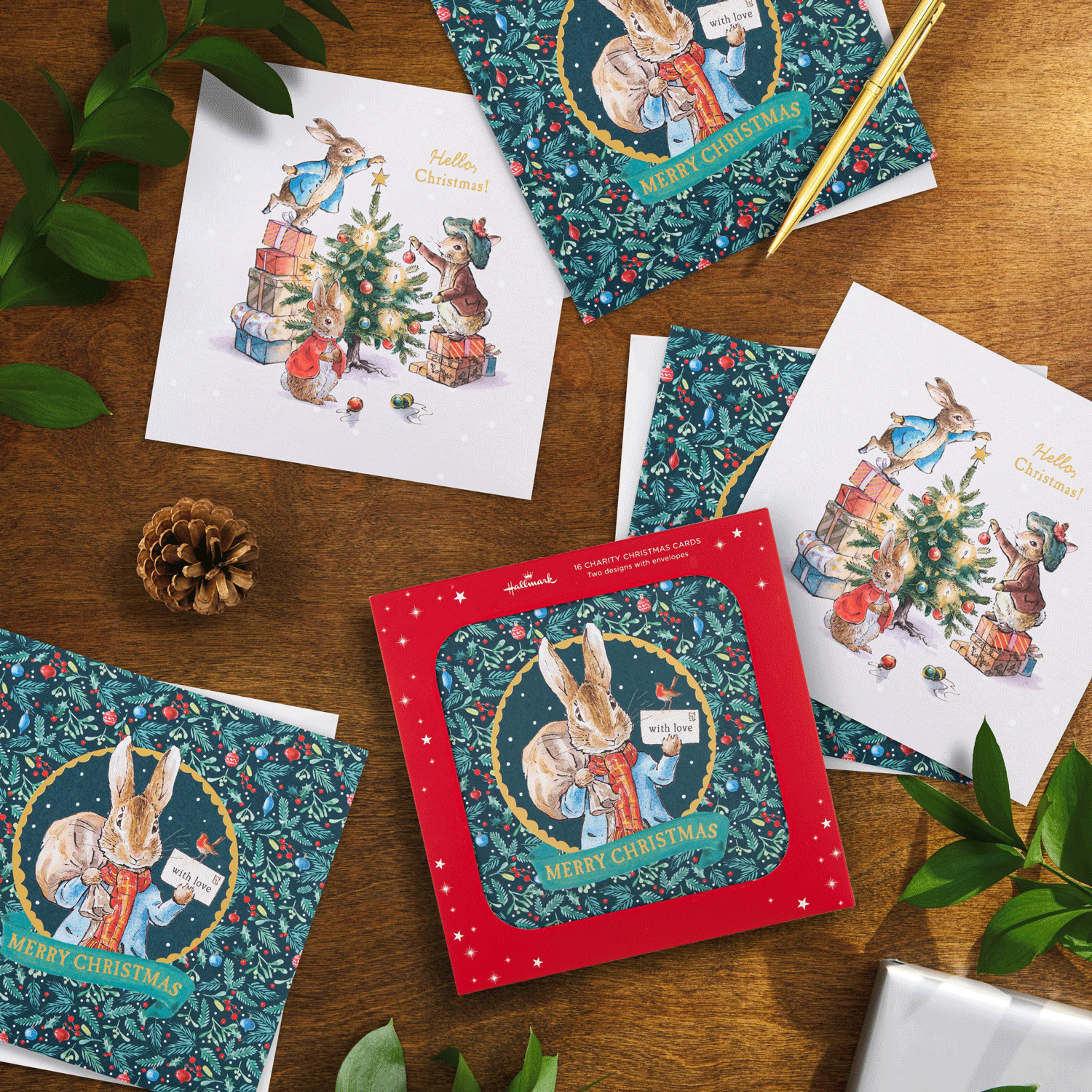 16 Peter Rabbit Christmas Cards in 2 Designs.
