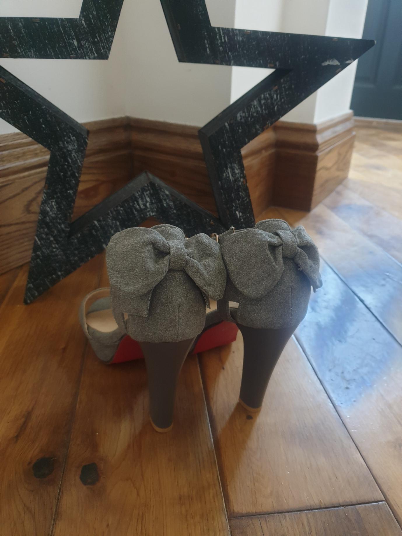 Small feet high heels for petite ladies