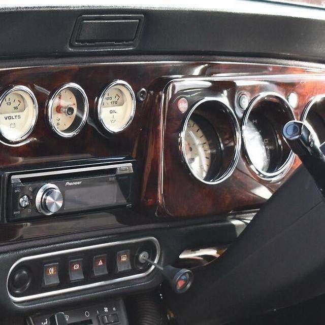 Burr Burl Walnut Dashboard - Customer Photo