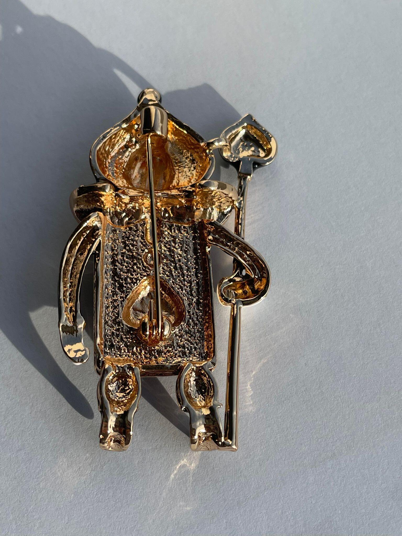 Ace of spades/hearts guard brooch