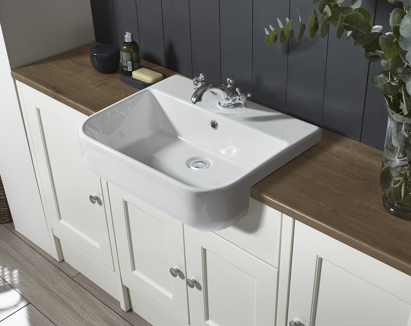 Home [www.welshbathrooms.com]