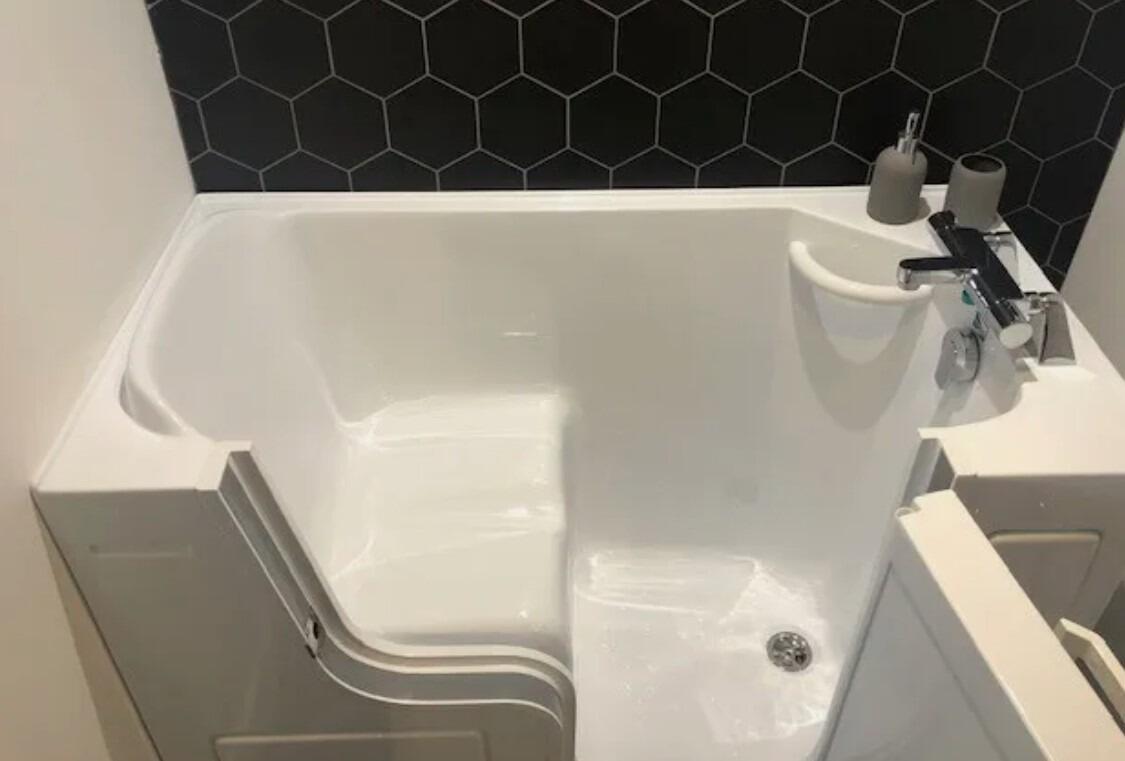 Easy Access Serenity Walk-In Bath 1300 x 660mm