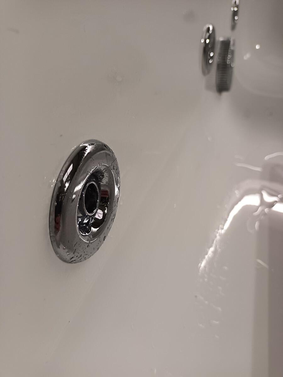 Elite Solo 1700 x 750mm Standard Sized Single Ended Bath With 8 Jet ...
