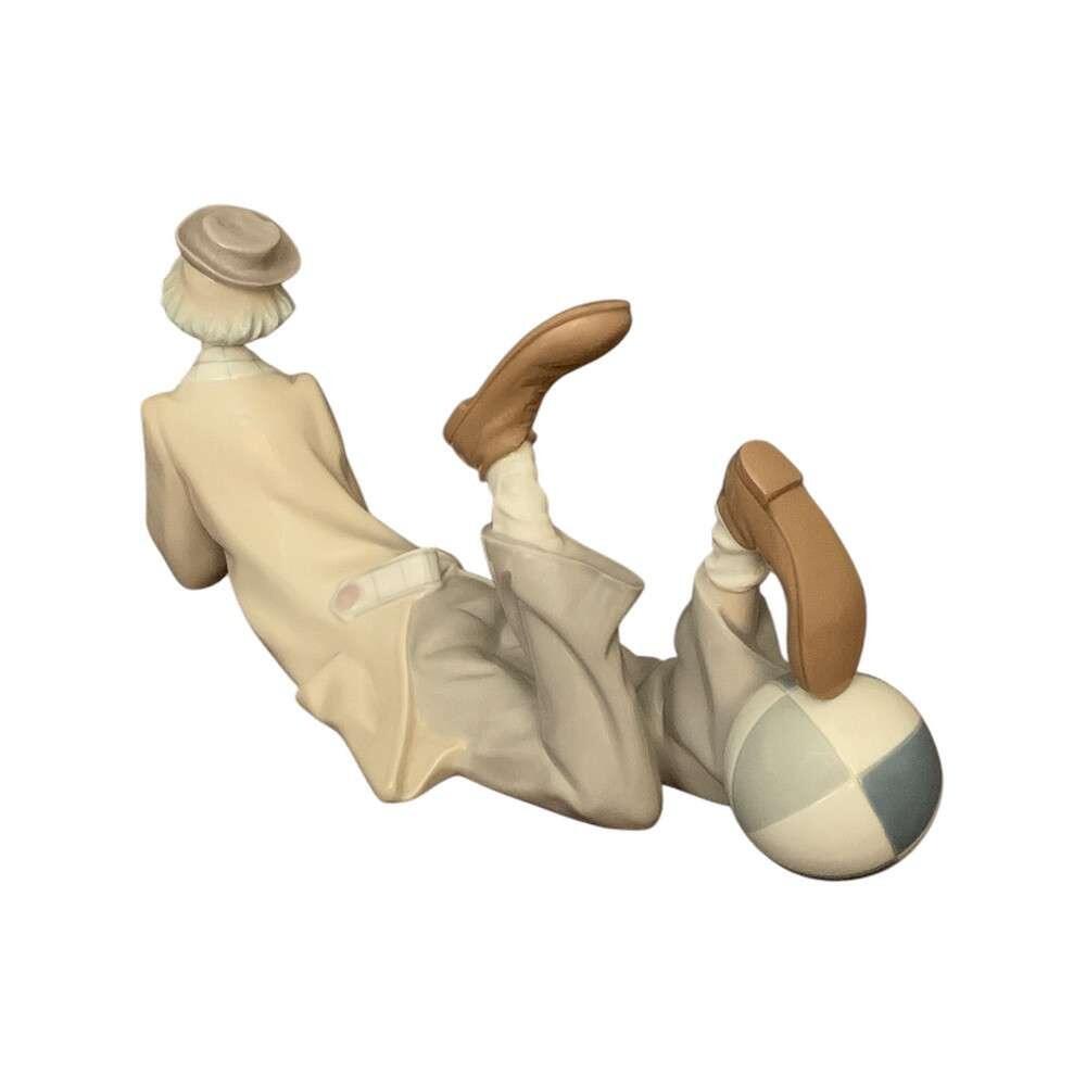 Boxed Lladro Clown Lying Down With Foot On Beach Ball 04618