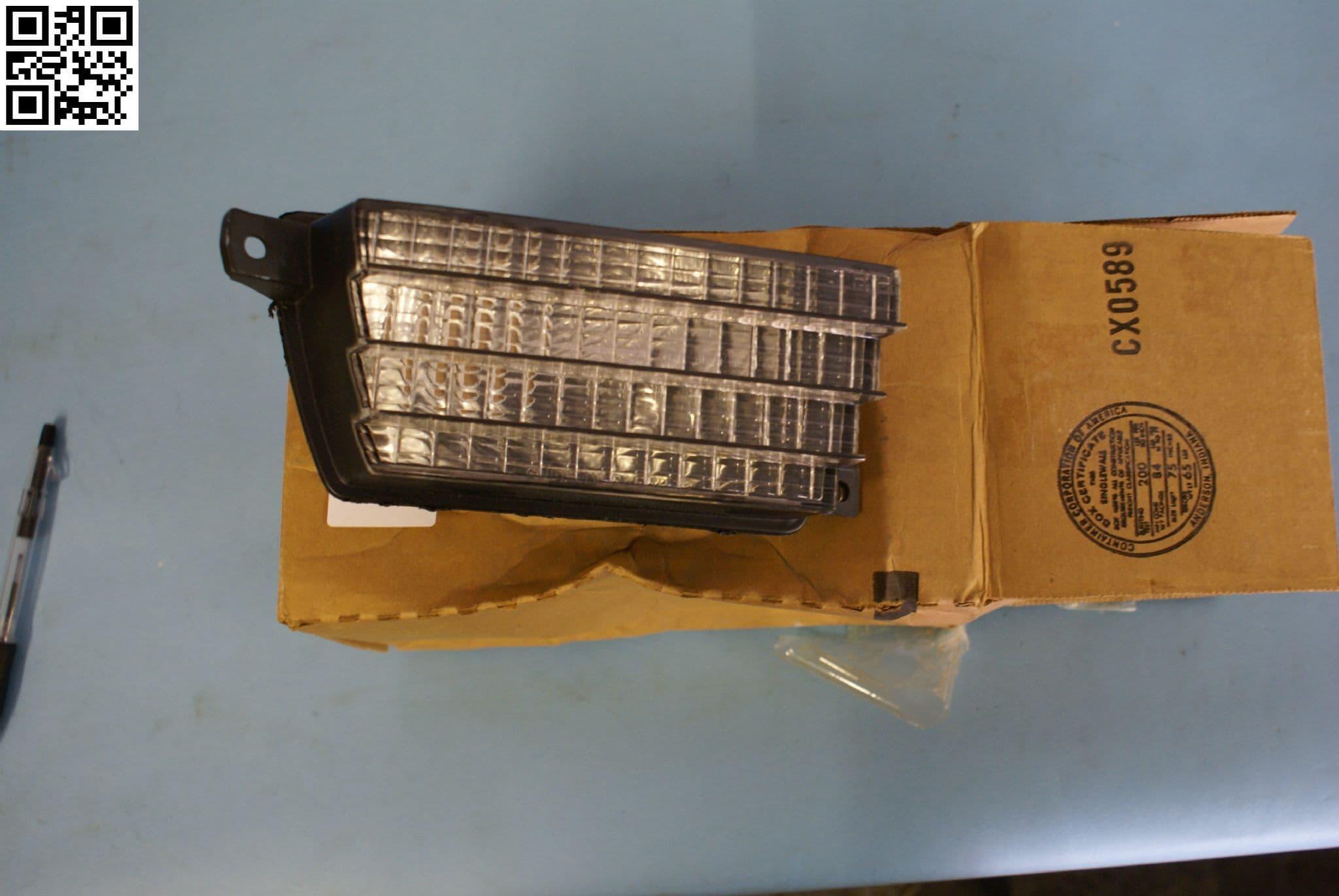 1975-1979 Corvette C3 GM 912310 RH Parking LampNew