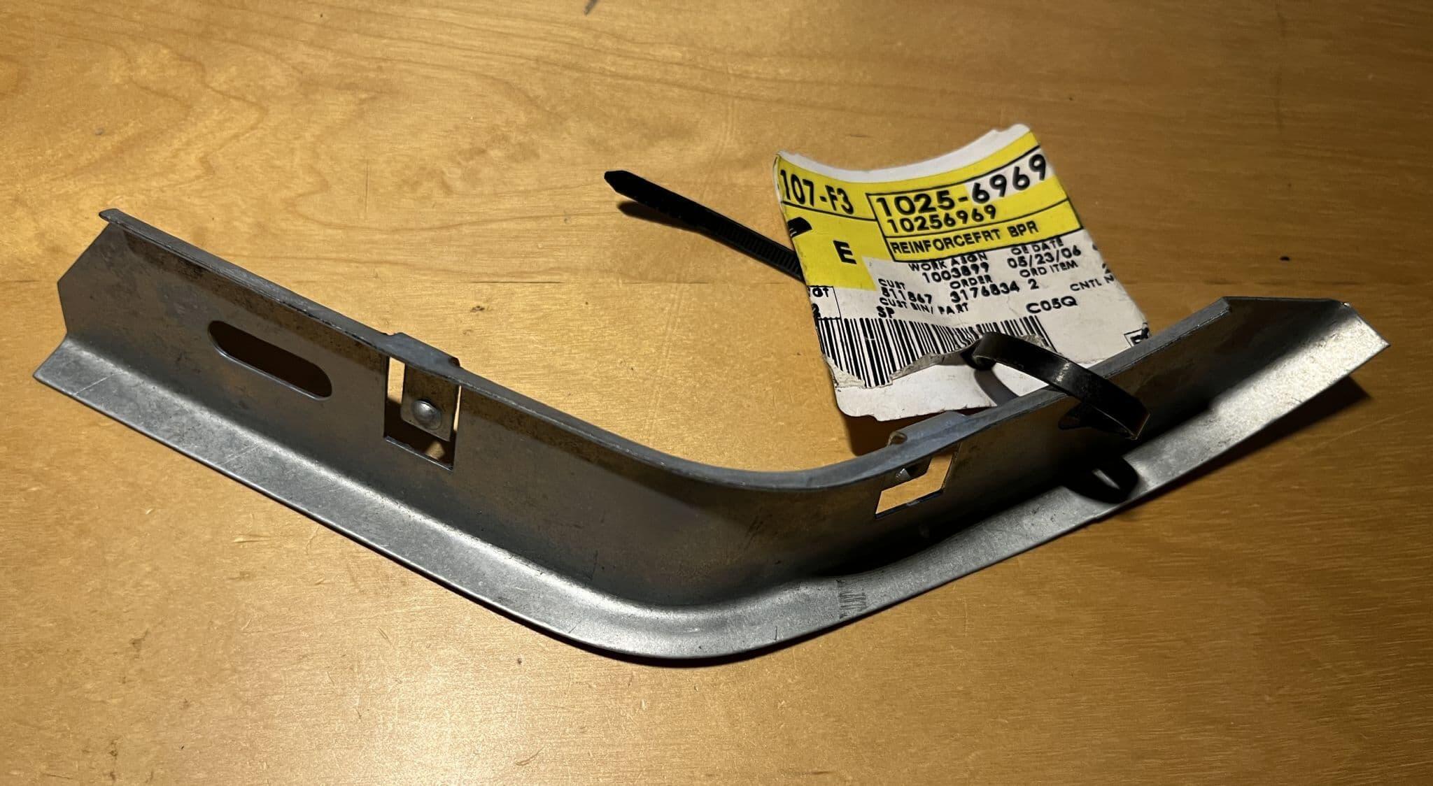 1997-2004 C5 Corvette LH Front Bumper Bracket REINFORCEMENT GM 10256969New