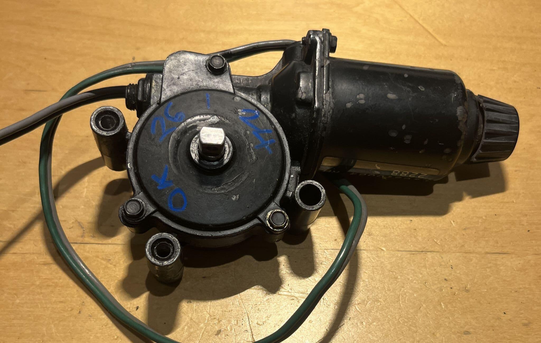 1988-1990 Corvette C4 RH Headlight Motor GM 16510064 Used TESTED OK