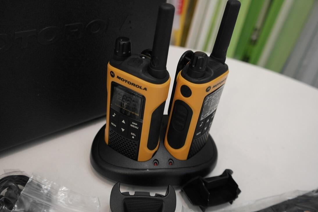 Second Hand Motorola Walkie Talkie TLKR T80 Extreme Twin Pack ...