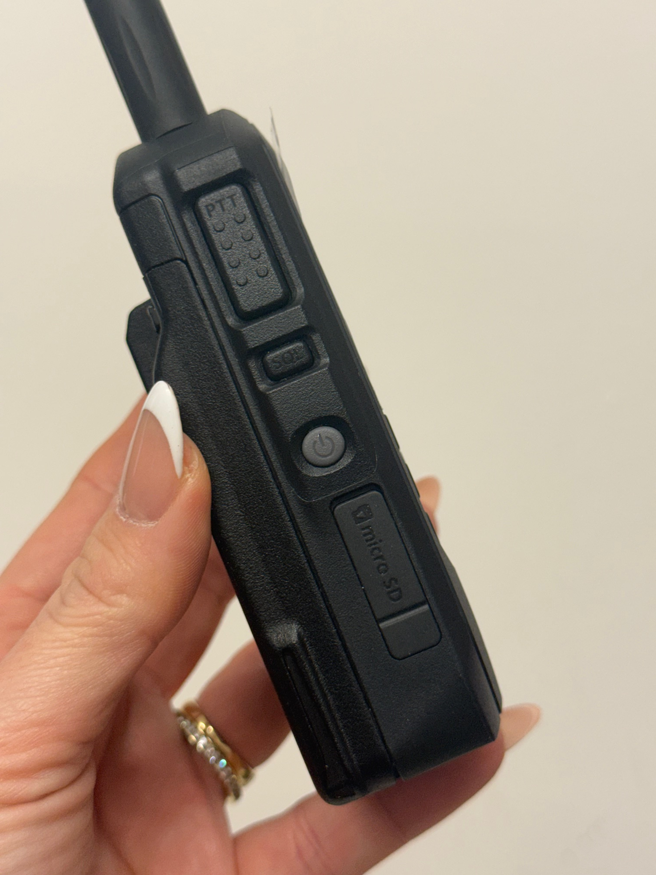 Second Hand Icom ID-50E Dual Band D-STAR Handheld Radio | Radioworld UK