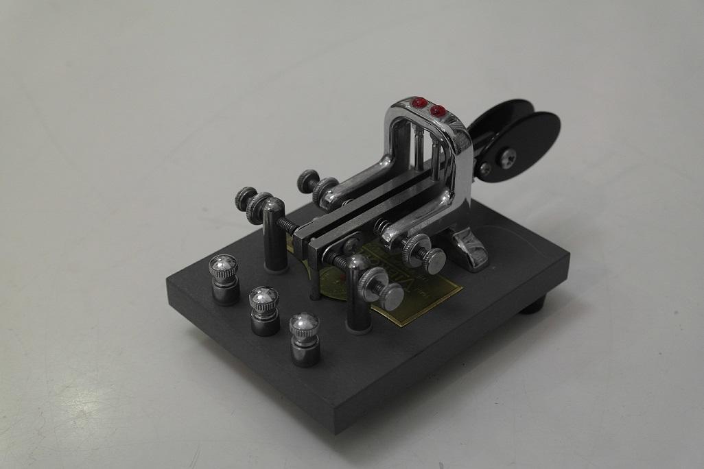 Second Hand Vibroplex Iambic Standard Dual Paddle Morse Key with Grey Base - Radioworld UK