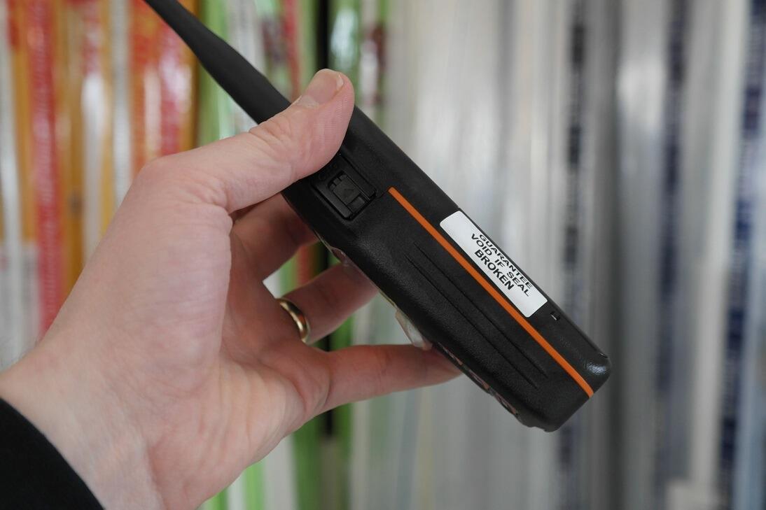 Second Hand Yaesu hx-300e floating marine transceiver - Radioworld UK