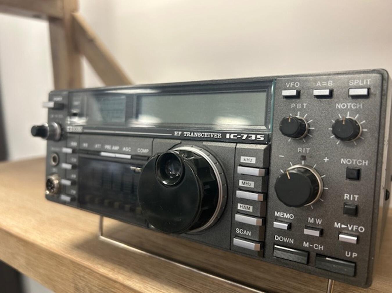 Second Hand Icom IC-735 HF All Mode Transceiver 160–10m – Radioworld UK