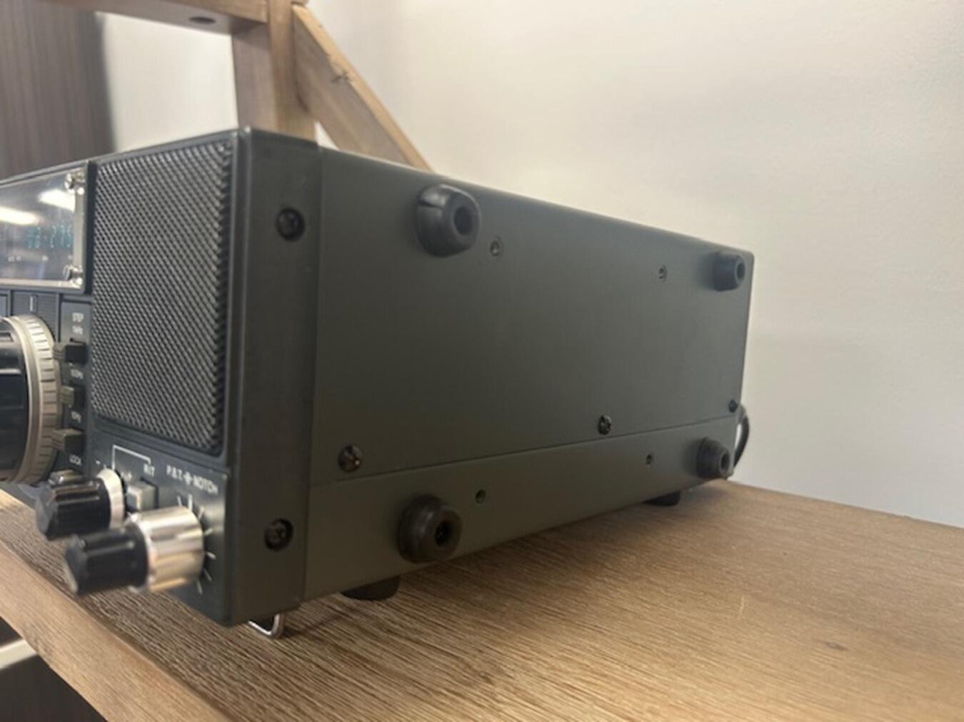 Second Hand Icom IC-R70 HF Communications Receiver – Radioworld UK