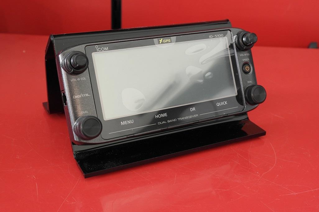 Second Hand Icom ID-5100 Desktop Stand by Nifty - Radioworld