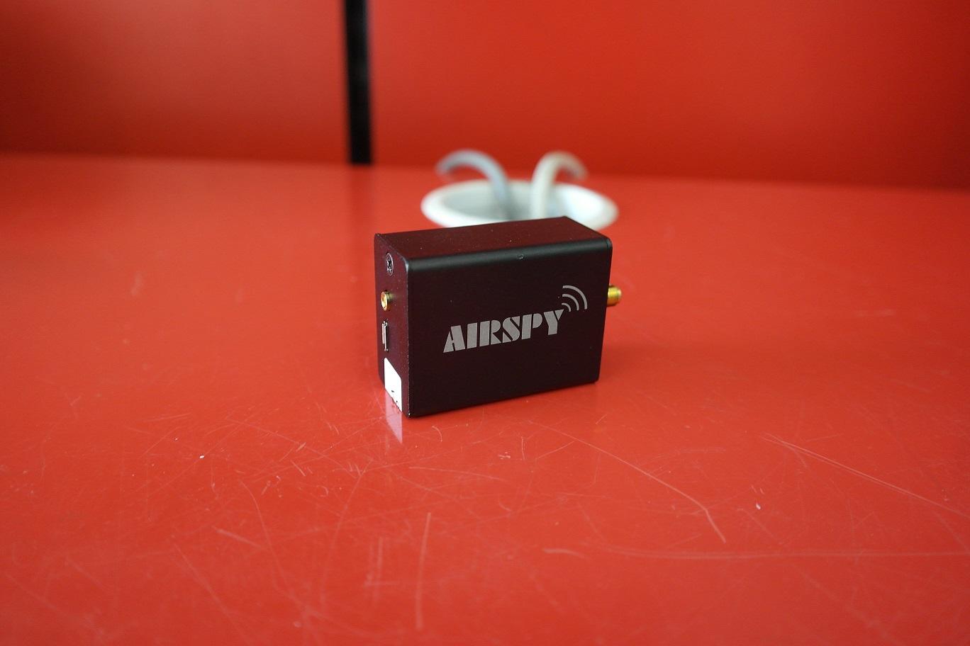 Second Hand AIRSPY R2 High Performance SDR Receiver - Radioworld UK