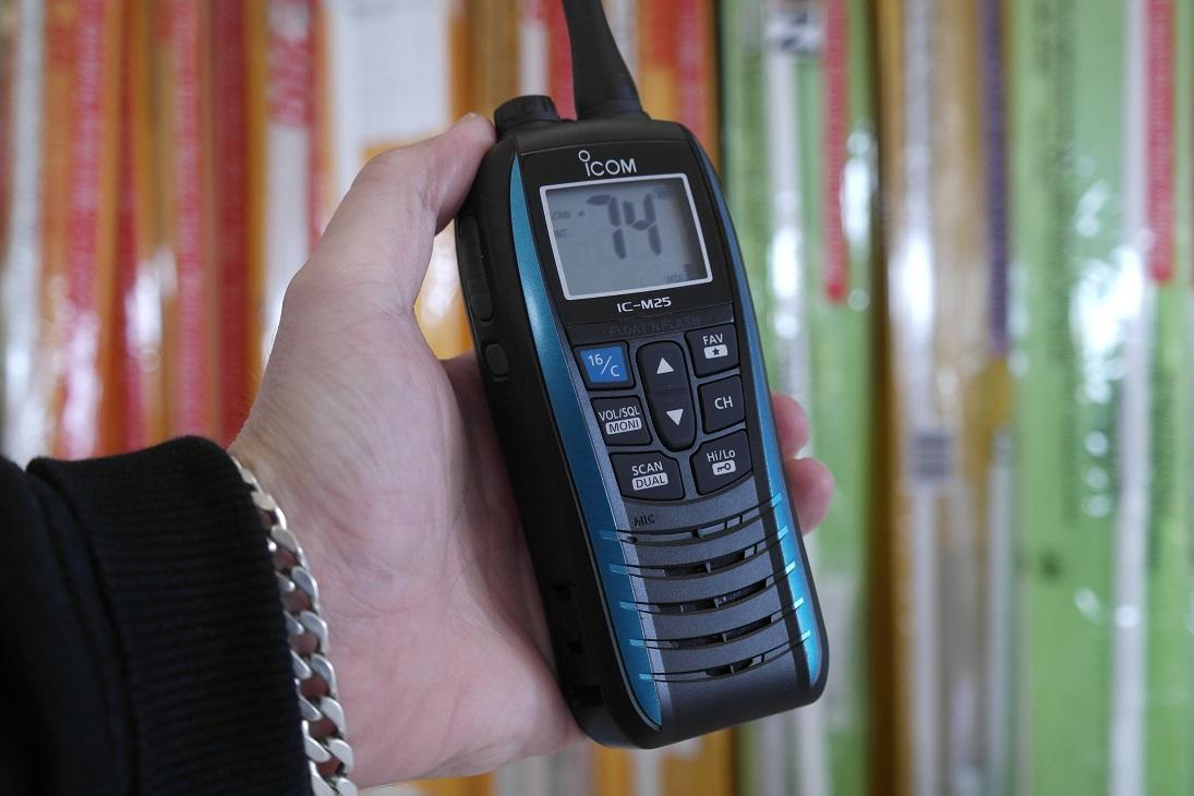 Second Hand Icom IC-M25 VHF Marine Handheld With Flash Float - Radioworld UK