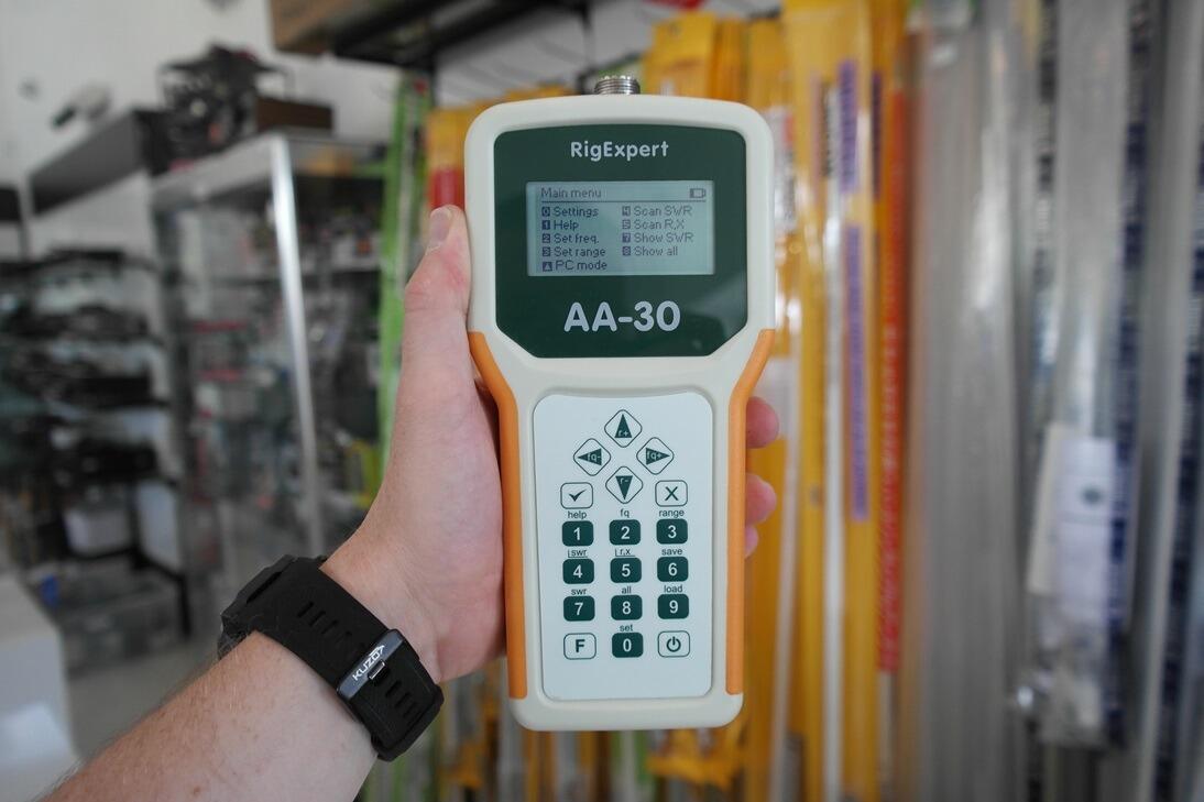 Second Hand Rig Expert AA-30 HF Antenna Analyzer - Radioworld UK