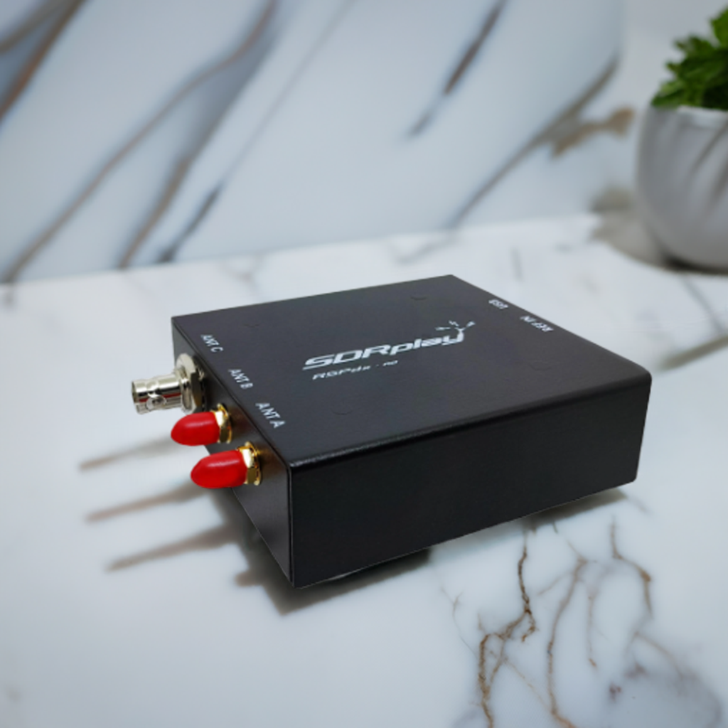 RSPdx-R2 features a multi-antenna port with 14-bit SD capability ...