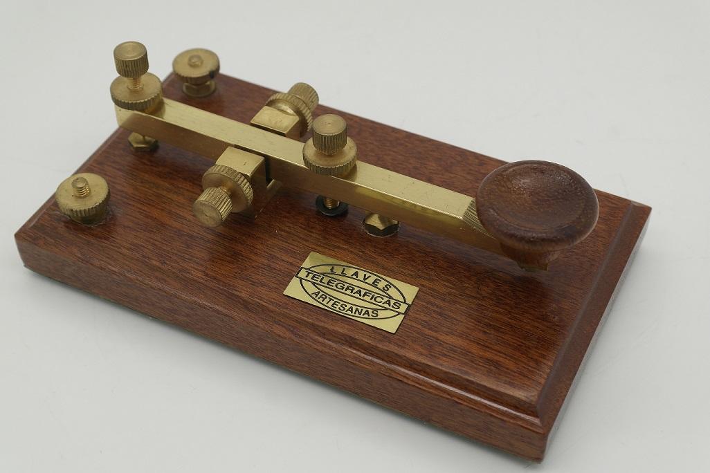 GME Straight Brass Morse Key - Wooden Base