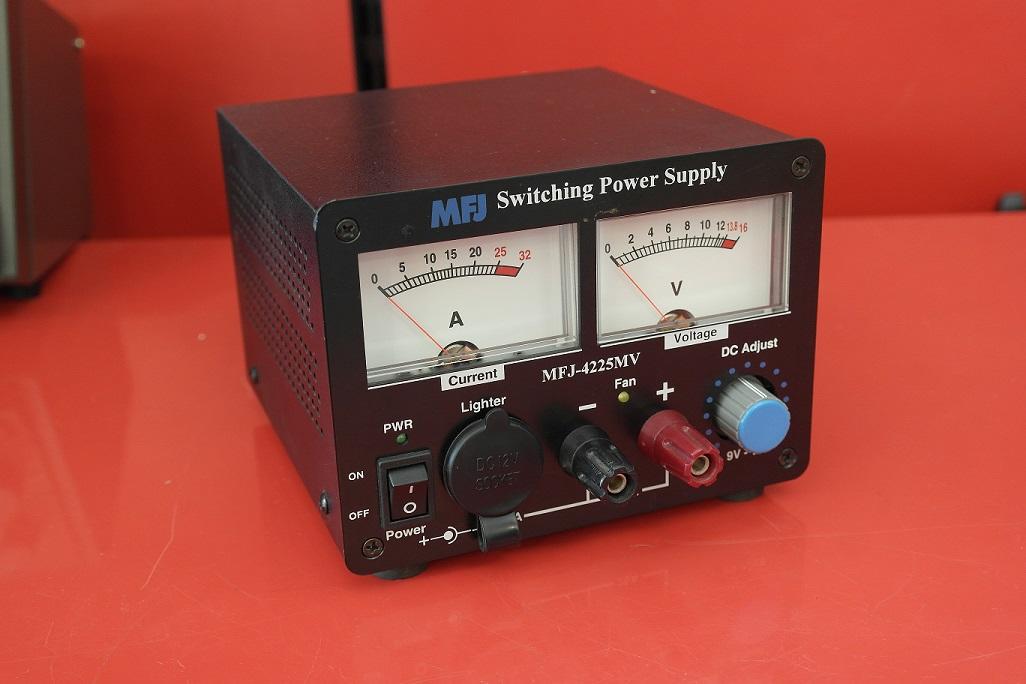 Second Hand MFJ-4225MV Switch Mode 25 Amp Power Supply - RW UK