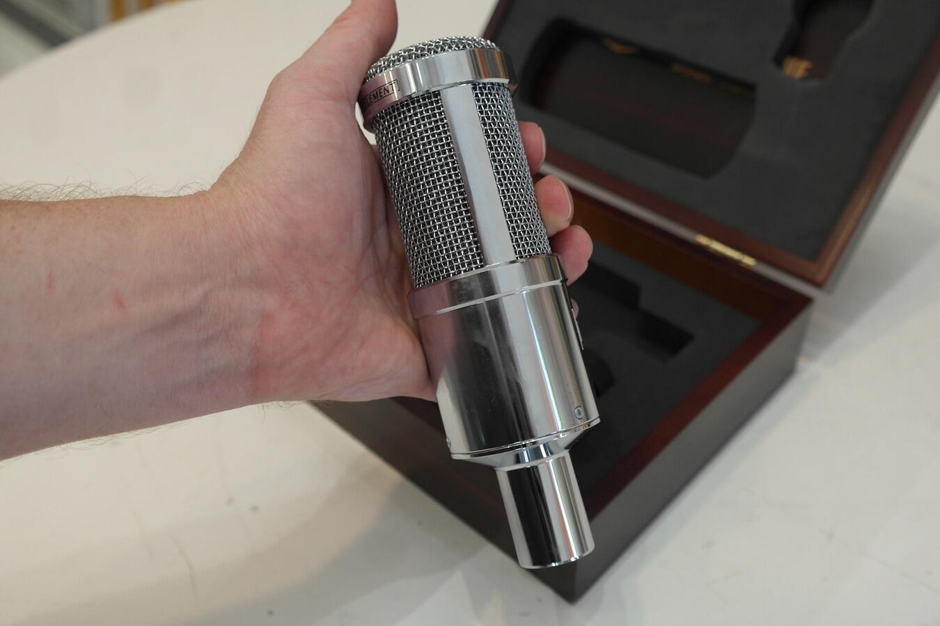 Second Hand Heil PR-40 Chrome Dynamic Microphone – With Wooden Box | UK