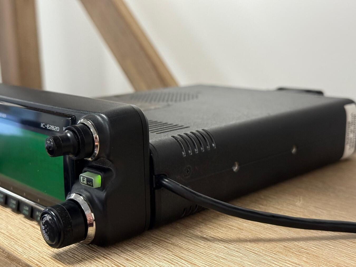 Second Hand Icom IC-E2820 Dual Band D-Star Transceiver – Radioworld UK