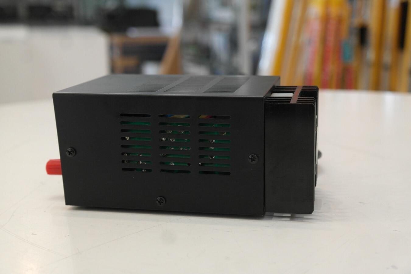 Used QJE QJ1861 13.8V 3–5A Linear Power Supply | Radioworld UK