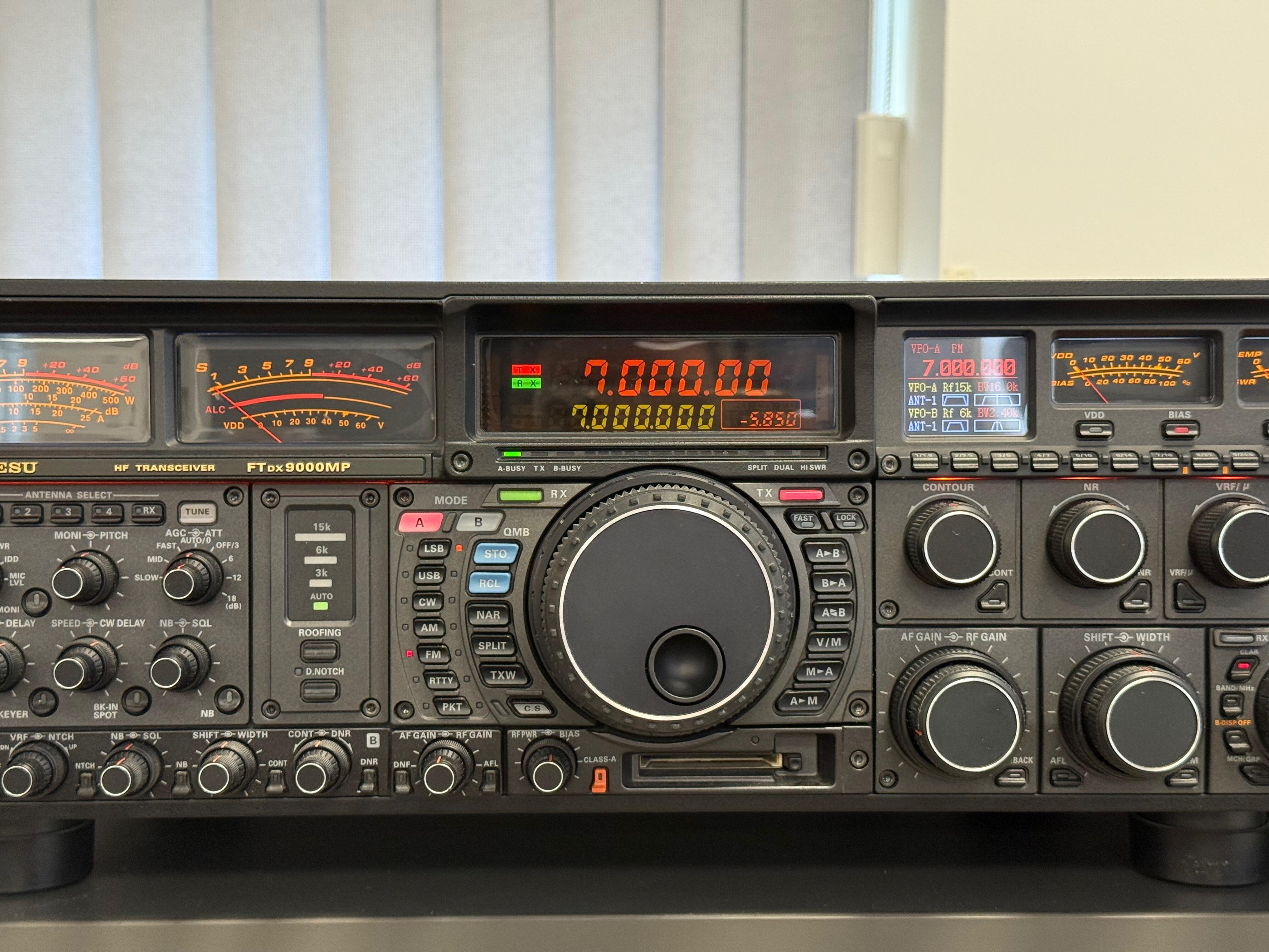 Second Hand Yaesu FTDX9000MP HF Transceiver – Radioworld UK
